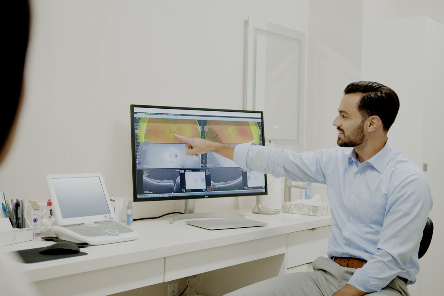 Dr Dominic Villanti - Visual Eyes Optical